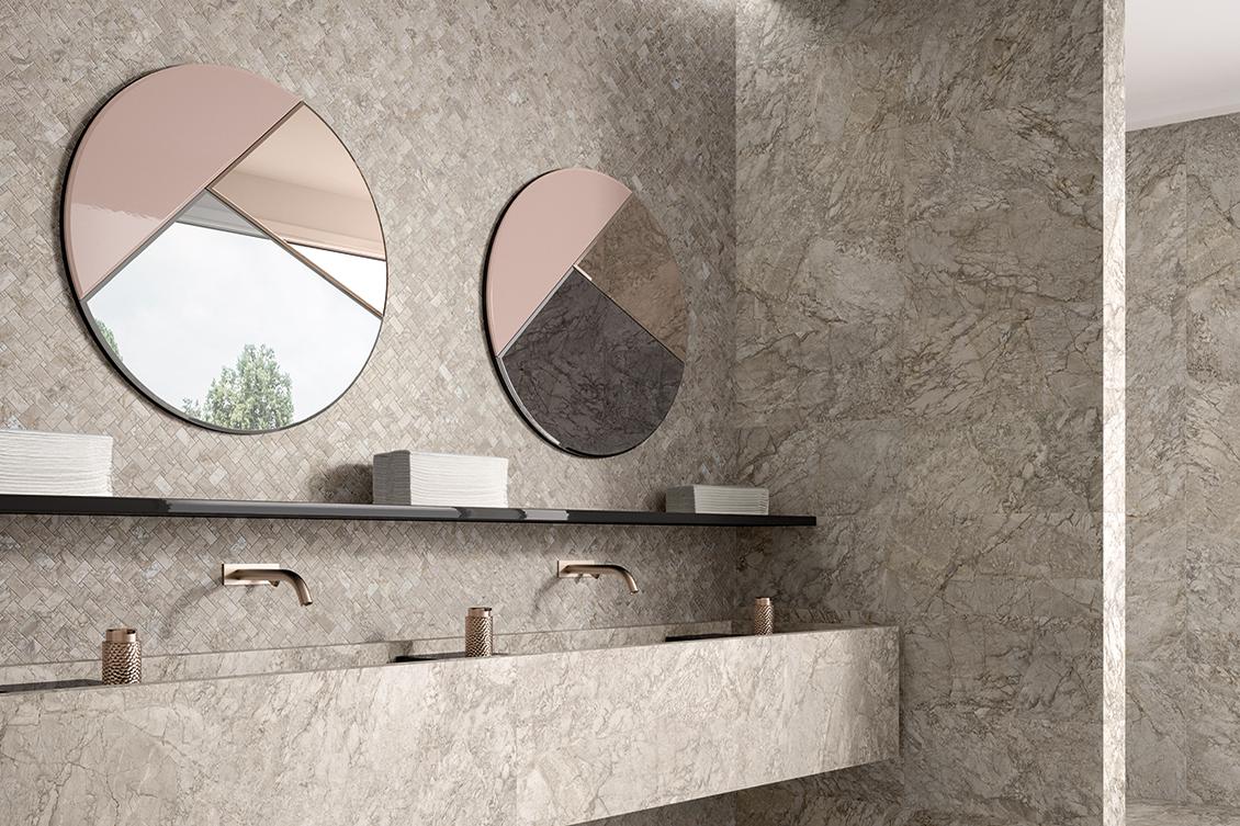 Marble-effect bathrooms: the elegance of porcelain stoneware